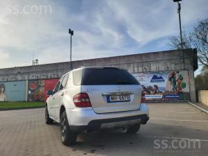 Mercedes-Benz ML 320 2008 Rīga, ar dzinēja tilpumu 3.00 L un nobraukumu 276 tūkst. km par 5500 €, foto 5 vietnē AUTOMOTO.COM.LV