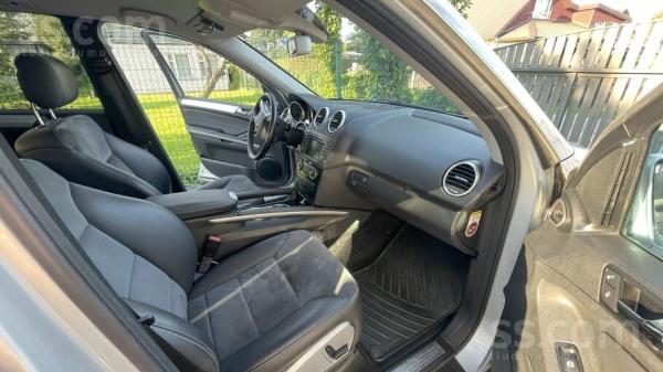 Mercedes-Benz ML 320 2009 in Riga, with an engine capacity of 3.00 L and mileage of 230 thousand km for 10500 €, photo 4 on AUTOMOTO.COM.LV