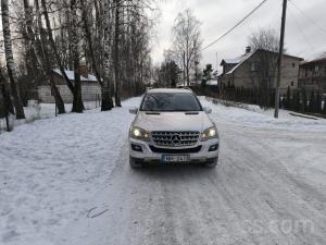 Mercedes-Benz ML 320 2009 in Jurmala, with an engine capacity of 3.00 L and mileage of 366 thousand km for 6000 €, photo 4 on AUTOMOTO.COM.LV