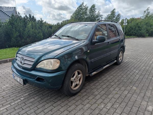 Zaļš Mercedes-Benz ML 320 1999 Klaipėda, ar dzinēja tilpumu 3.20 L un nobraukumu 328 tūkst. km par 1500 €, foto 1 vietnē AUTOMOTO.COM.LV