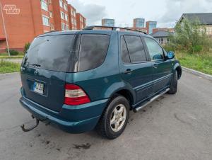 Green Mercedes-Benz ML 320 1999 in Klaipeda, with an engine capacity of 3.20 L and mileage of 328 thousand km for 800 €, photo 3 on AUTOMOTO.COM.LV