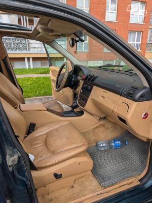 Green Mercedes-Benz ML 320 1999 in Klaipeda, with an engine capacity of 3.20 L and mileage of 328 thousand km for 800 €, photo 8 on AUTOMOTO.COM.LV