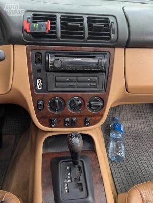 Green Mercedes-Benz ML 320 1999 in Klaipeda, with an engine capacity of 3.20 L and mileage of 328 thousand km for 800 €, photo 10 on AUTOMOTO.COM.LV