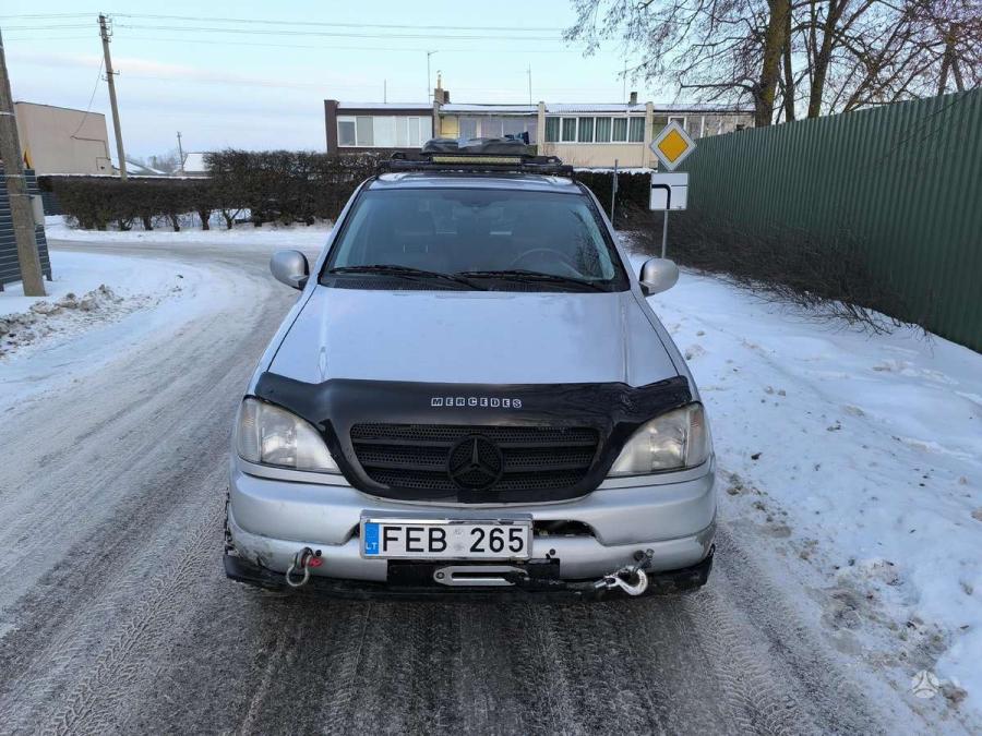 Pelēks Mercedes-Benz ML 320 1998 Marijampole, ar dzinēja tilpumu 3.20 L un nobraukumu 282 tūkst. km par 3850 €, foto 9 vietnē AUTOMOTO.COM.LV