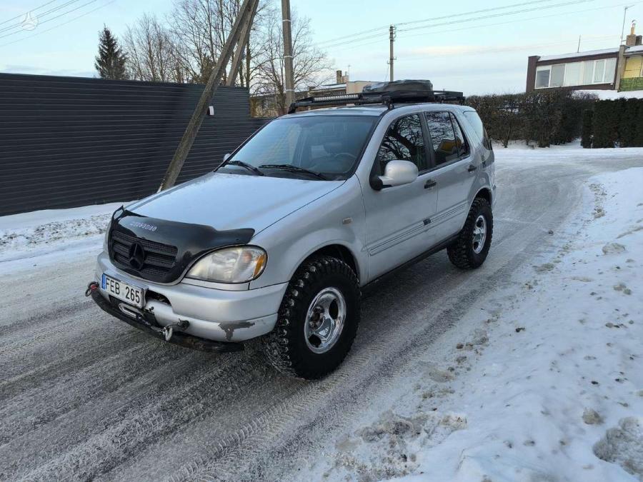 Pelēks Mercedes-Benz ML 320 1998 Marijampole, ar dzinēja tilpumu 3.20 L un nobraukumu 282 tūkst. km par 3850 €, foto 10 vietnē AUTOMOTO.COM.LV