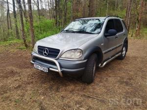 Pelēks Mercedes-Benz ML 320 1999 Rīga, ar dzinēja tilpumu 3.20 L un nobraukumu 268 tūkst. km par 2300 €, foto 6 vietnē AUTOMOTO.COM.LV