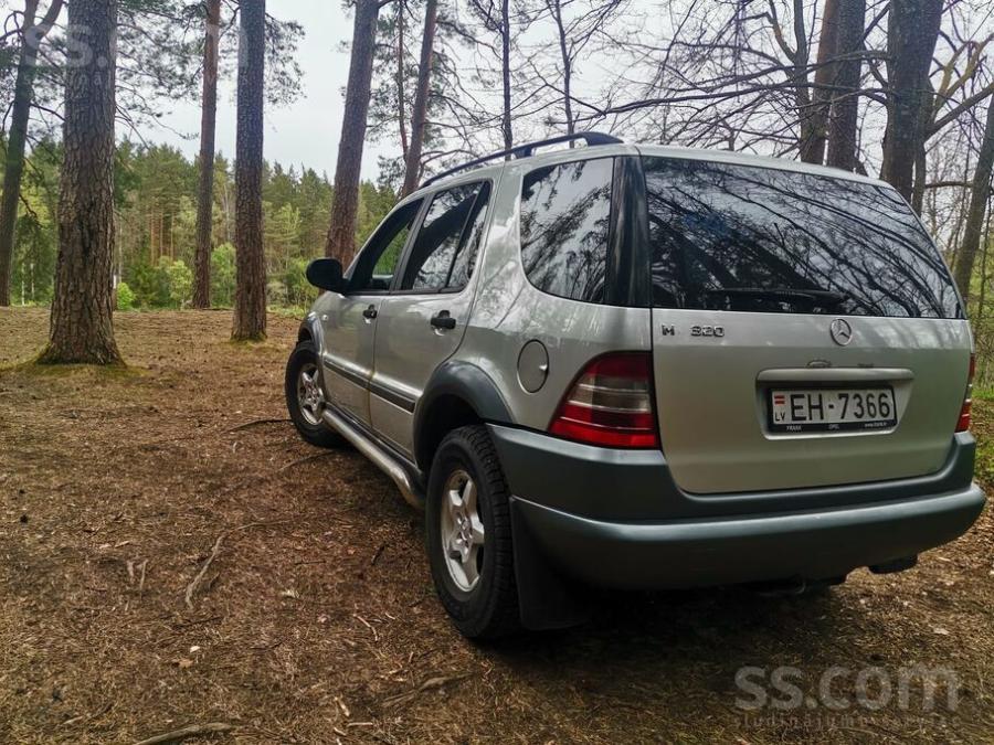 Pelēks Mercedes-Benz ML 320 1999 Rīga, ar dzinēja tilpumu 3.20 L un nobraukumu 268 tūkst. km par 2300 €, foto 7 vietnē AUTOMOTO.COM.LV