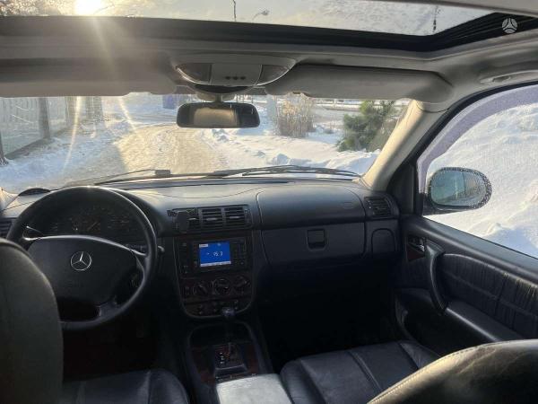Pelēks Mercedes-Benz ML 320 2000 Klaipėda, ar dzinēja tilpumu 3.20 L un nobraukumu 200 tūkst. km par 1000 €, foto 5 vietnē AUTOMOTO.COM.LV