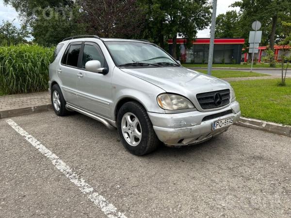 Pelēks Mercedes-Benz ML 320 2000 Rīga, ar dzinēja tilpumu 3.20 L un nobraukumu 190 tūkst. km par 1800 €, foto 4 vietnē AUTOMOTO.COM.LV