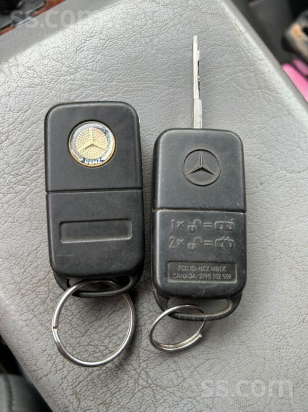 Pelēks Mercedes-Benz ML 320 2000 Rīga, ar dzinēja tilpumu 3.20 L un nobraukumu 190 tūkst. km par 1800 €, foto 8 vietnē AUTOMOTO.COM.LV