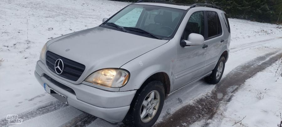 Grey Mercedes-Benz ML 320 2001 in Vilnius, with an engine capacity of 3.20 L and mileage of 195 thousand km for 2100 €, photo 1 on AUTOMOTO.COM.LV