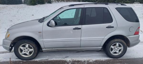 Grey Mercedes-Benz ML 320 2001 in Vilnius, with an engine capacity of 3.20 L and mileage of 195 thousand km for 2100 €, photo 3 on AUTOMOTO.COM.LV