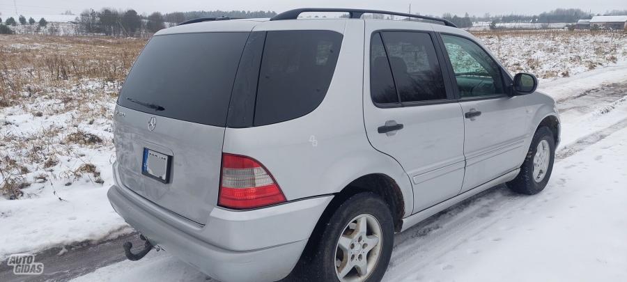 Grey Mercedes-Benz ML 320 2001 in Vilnius, with an engine capacity of 3.20 L and mileage of 195 thousand km for 2100 €, photo 5 on AUTOMOTO.COM.LV