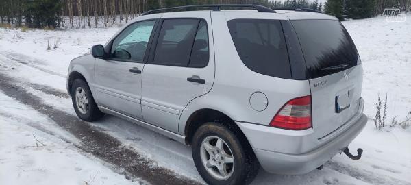Grey Mercedes-Benz ML 320 2001 in Vilnius, with an engine capacity of 3.20 L and mileage of 195 thousand km for 2100 €, photo 6 on AUTOMOTO.COM.LV