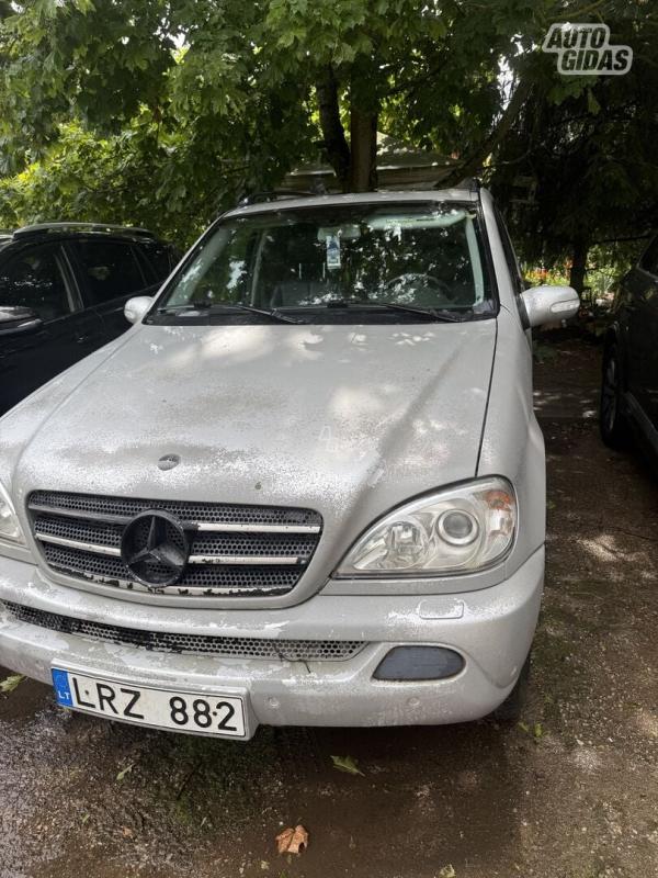 Pelēks Mercedes-Benz ML 320 2001 Kauņa, ar dzinēja tilpumu 3.20 L un nobraukumu 170 tūkst. km par 1900 €, foto 1 vietnē AUTOMOTO.COM.LV