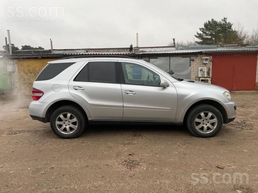 Grey Mercedes-Benz ML 320 2005 in Liepaja, with an engine capacity of 3.00 L and mileage of 234 thousand km for 7600 €, photo 3 on AUTOMOTO.COM.LV