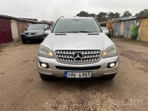 Grey Mercedes-Benz ML 320 2005 in Liepaja, with an engine capacity of 3.00 L and mileage of 234 thousand km for 7600 €, photo 4 on AUTOMOTO.COM.LV