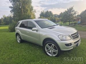 Серый Мерседес МЛ 320 2005 в Рига, объемом двигателя 3.00 л и пробегом 369 тыс. км за 3850 €, фото 3 на AUTOMOTO.COM.LV