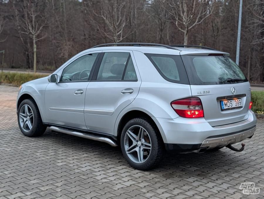 Grey Mercedes-Benz ML 320 2006 in Klaipeda, with an engine capacity of 3.00 L and mileage of 447 thousand km for 4300 €, photo 2 on AUTOMOTO.COM.LV