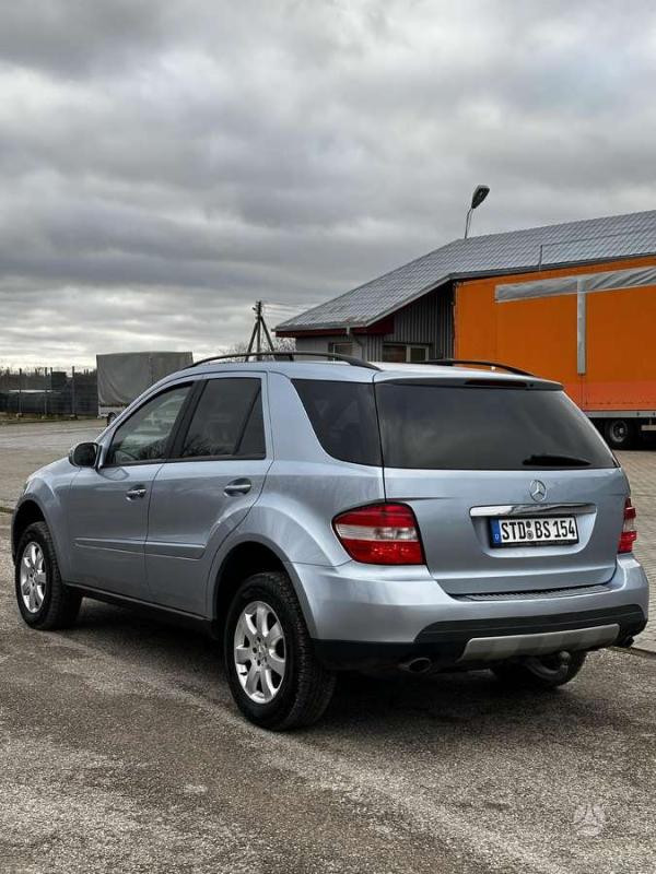 Pelēks Mercedes-Benz ML 320 2006 Marijampole, ar dzinēja tilpumu 2.99 L un nobraukumu 300 tūkst. km par 5500 €, foto 4 vietnē AUTOMOTO.COM.LV