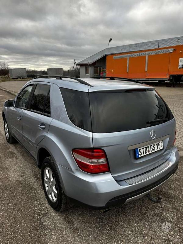 Pelēks Mercedes-Benz ML 320 2006 Marijampole, ar dzinēja tilpumu 2.99 L un nobraukumu 300 tūkst. km par 5500 €, foto 5 vietnē AUTOMOTO.COM.LV