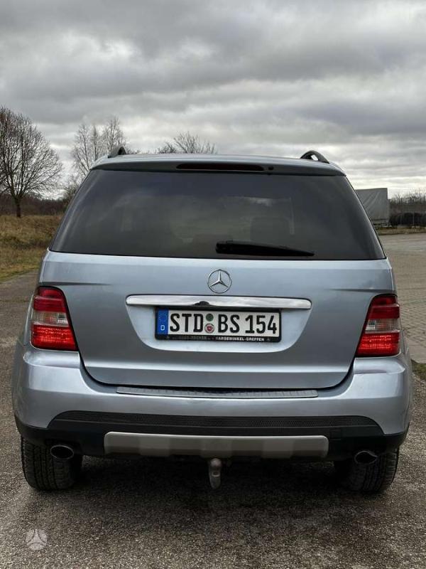 Pelēks Mercedes-Benz ML 320 2006 Marijampole, ar dzinēja tilpumu 2.99 L un nobraukumu 300 tūkst. km par 5500 €, foto 6 vietnē AUTOMOTO.COM.LV
