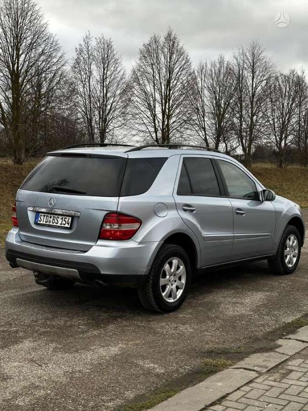 Pelēks Mercedes-Benz ML 320 2006 Marijampole, ar dzinēja tilpumu 2.99 L un nobraukumu 300 tūkst. km par 5500 €, foto 8 vietnē AUTOMOTO.COM.LV