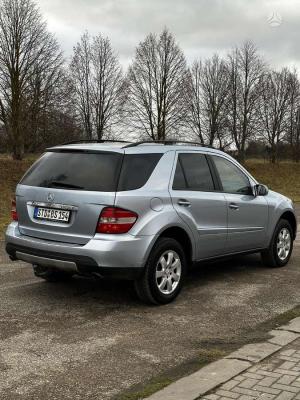 Grey Mercedes-Benz ML 320 2006 in Marijampole, with an engine capacity of 2.99 L and mileage of 300 thousand km for 5500 €, photo 8 on AUTOMOTO.COM.LV
