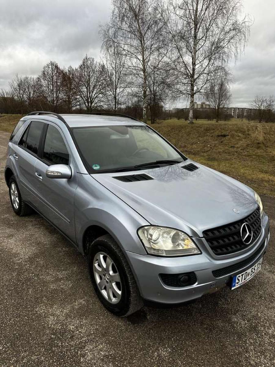 Grey Mercedes-Benz ML 320 2006 in Marijampole, with an engine capacity of 2.99 L and mileage of 300 thousand km for 5500 €, photo 12 on AUTOMOTO.COM.LV