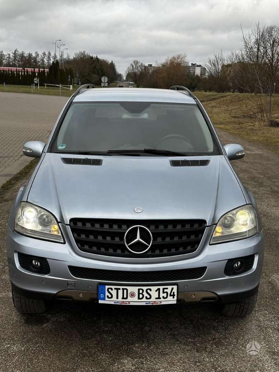 Grey Mercedes-Benz ML 320 2006 in Marijampole, with an engine capacity of 2.99 L and mileage of 300 thousand km for 5500 €, photo 14 on AUTOMOTO.COM.LV