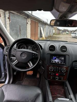 Grey Mercedes-Benz ML 320 2006 in Marijampole, with an engine capacity of 2.99 L and mileage of 300 thousand km for 5500 €, photo 22 on AUTOMOTO.COM.LV