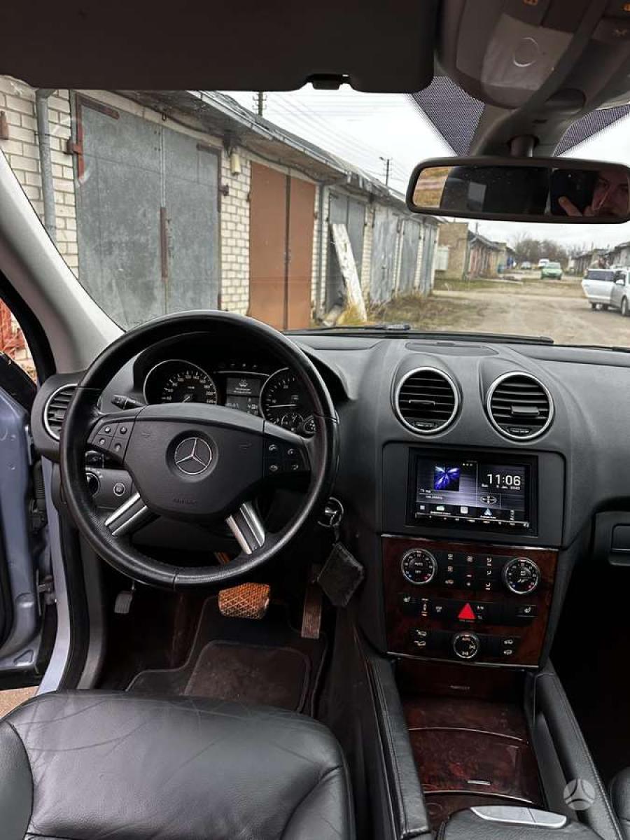 Grey Mercedes-Benz ML 320 2006 in Marijampole, with an engine capacity of 2.99 L and mileage of 300 thousand km for 5500 €, photo 22 on AUTOMOTO.COM.LV