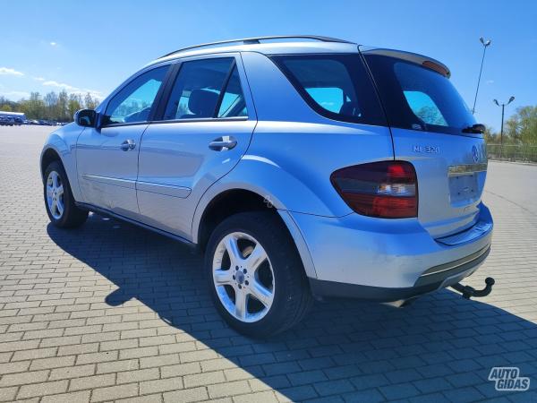 Pelēks Mercedes-Benz ML 320 2006 Marijampole, ar dzinēja tilpumu 3.00 L un nobraukumu 298 tūkst. km par 4150 €, foto 6 vietnē AUTOMOTO.COM.LV