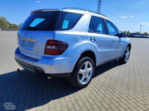 Pelēks Mercedes-Benz ML 320 2006 Marijampole, ar dzinēja tilpumu 3.00 L un nobraukumu 298 tūkst. km par 4150 €, foto 7 vietnē AUTOMOTO.COM.LV