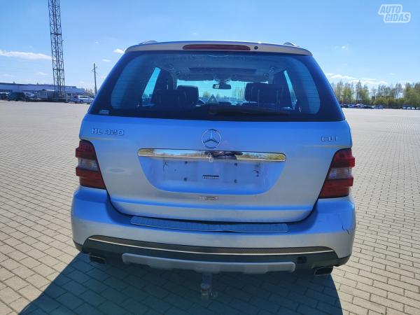 Pelēks Mercedes-Benz ML 320 2006 Marijampole, ar dzinēja tilpumu 3.00 L un nobraukumu 298 tūkst. km par 4150 €, foto 8 vietnē AUTOMOTO.COM.LV