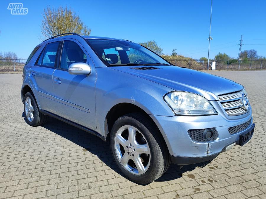 Grey Mercedes-Benz ML 320 2006 in Marijampole, with an engine capacity of 3.00 L and mileage of 298 thousand km for 4150 €, photo 3 on AUTOMOTO.COM.LV