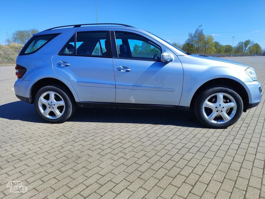 Grey Mercedes-Benz ML 320 2006 in Marijampole, with an engine capacity of 3.00 L and mileage of 298 thousand km for 4150 €, photo 5 on AUTOMOTO.COM.LV