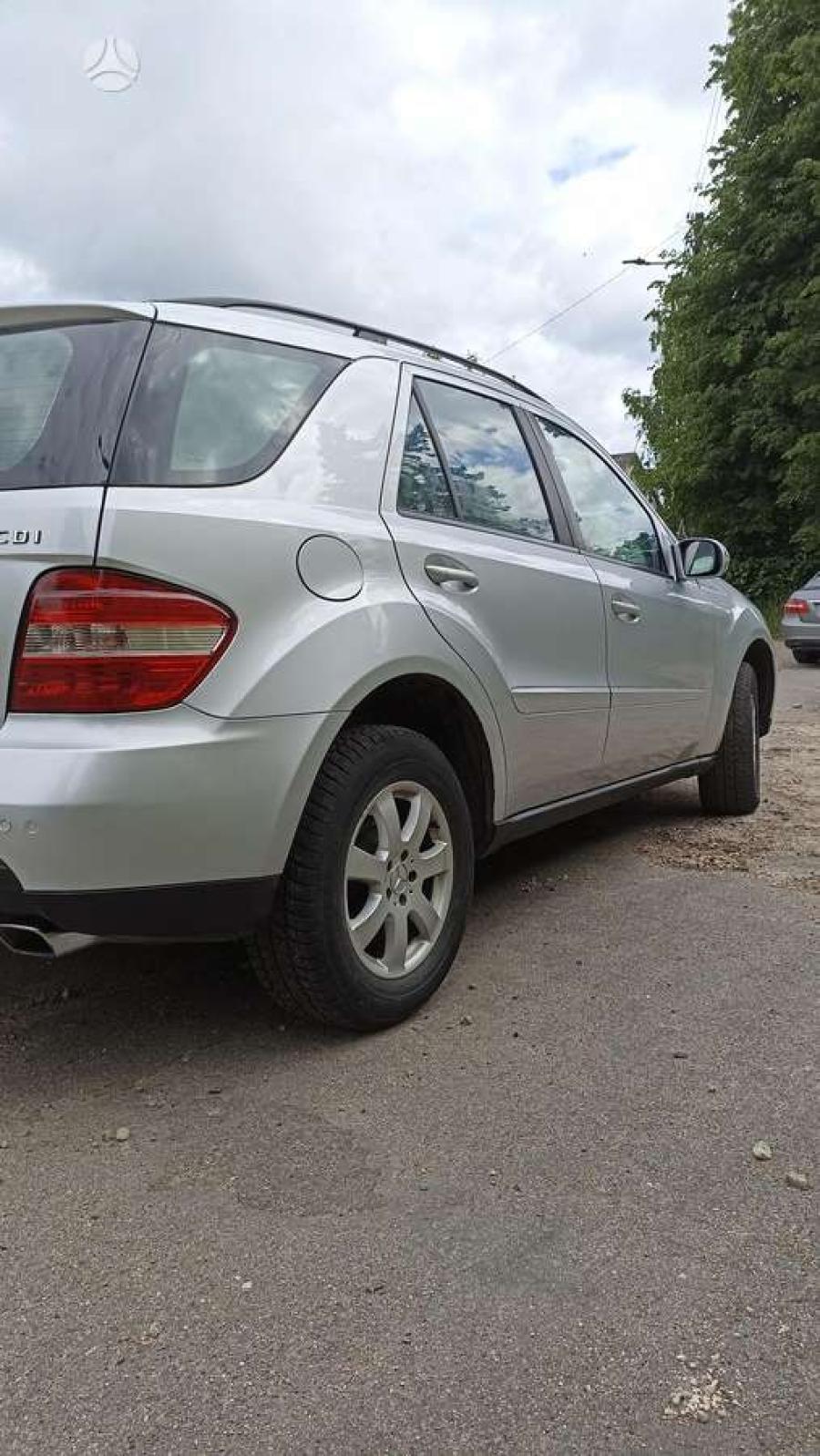 Pelēks Mercedes-Benz ML 320 2006 Viļņa, ar dzinēja tilpumu 3.00 L un nobraukumu 330 tūkst. km par 2850 €, foto 6 vietnē AUTOMOTO.COM.LV