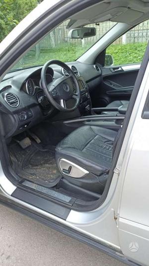 Pelēks Mercedes-Benz ML 320 2006 Viļņa, ar dzinēja tilpumu 3.00 L un nobraukumu 330 tūkst. km par 2850 €, foto 8 vietnē AUTOMOTO.COM.LV