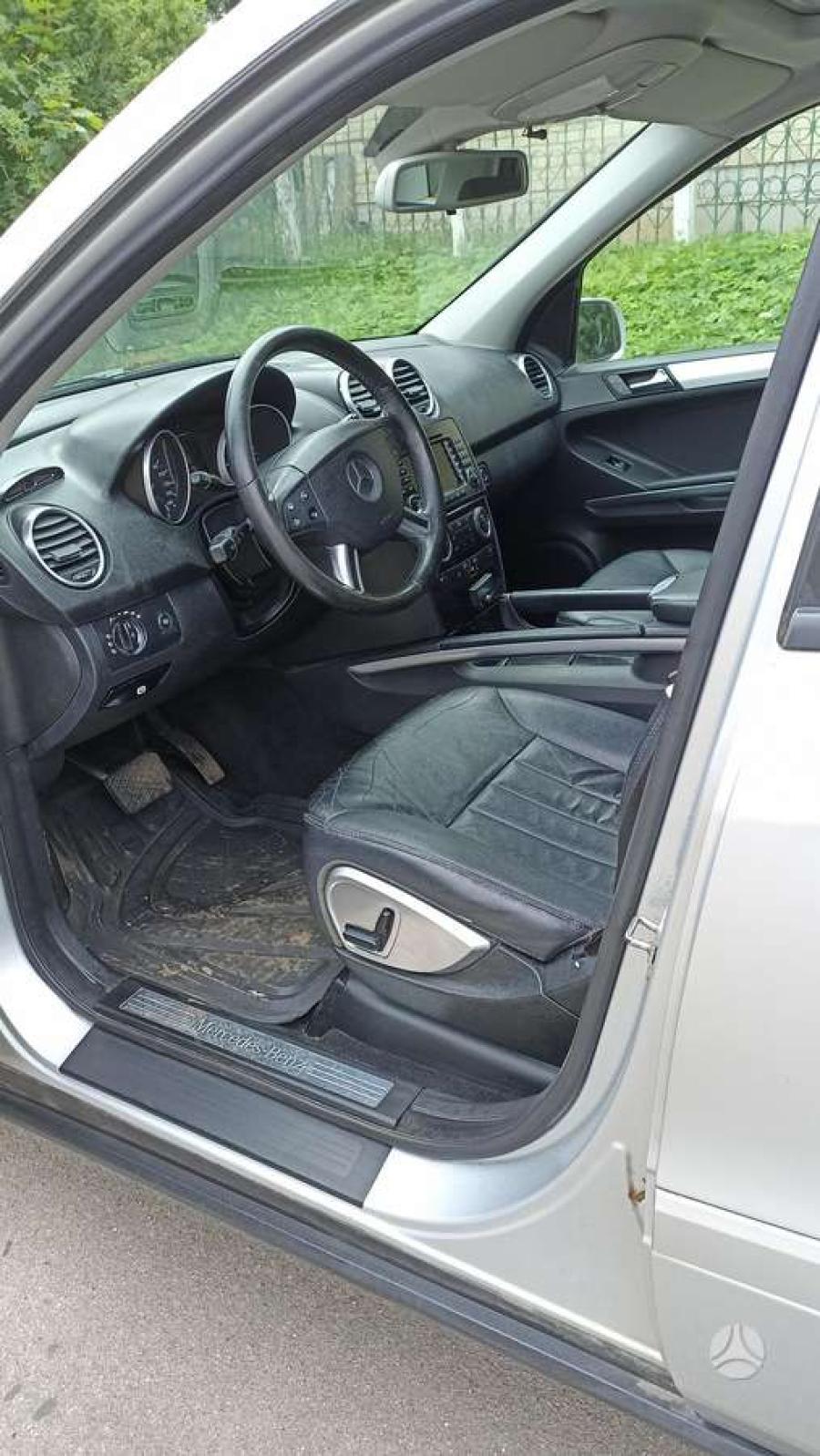 Pelēks Mercedes-Benz ML 320 2006 Viļņa, ar dzinēja tilpumu 3.00 L un nobraukumu 330 tūkst. km par 2850 €, foto 8 vietnē AUTOMOTO.COM.LV