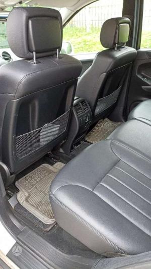 Pelēks Mercedes-Benz ML 320 2006 Viļņa, ar dzinēja tilpumu 3.00 L un nobraukumu 330 tūkst. km par 2850 €, foto 9 vietnē AUTOMOTO.COM.LV
