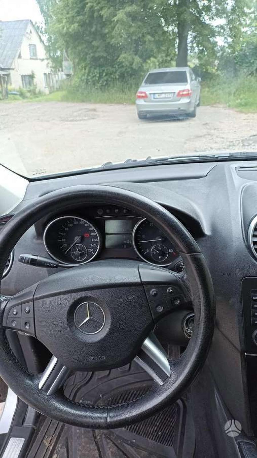 Pelēks Mercedes-Benz ML 320 2006 Viļņa, ar dzinēja tilpumu 3.00 L un nobraukumu 330 tūkst. km par 2850 €, foto 10 vietnē AUTOMOTO.COM.LV