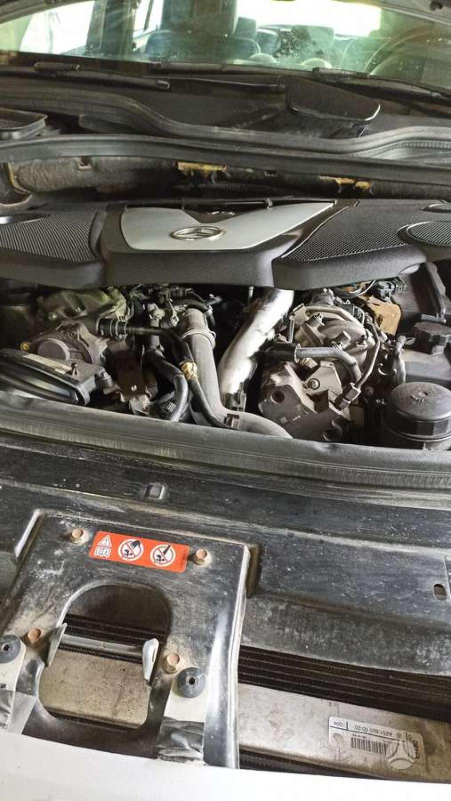 Pelēks Mercedes-Benz ML 320 2006 Viļņa, ar dzinēja tilpumu 3.00 L un nobraukumu 330 tūkst. km par 2850 €, foto 15 vietnē AUTOMOTO.COM.LV