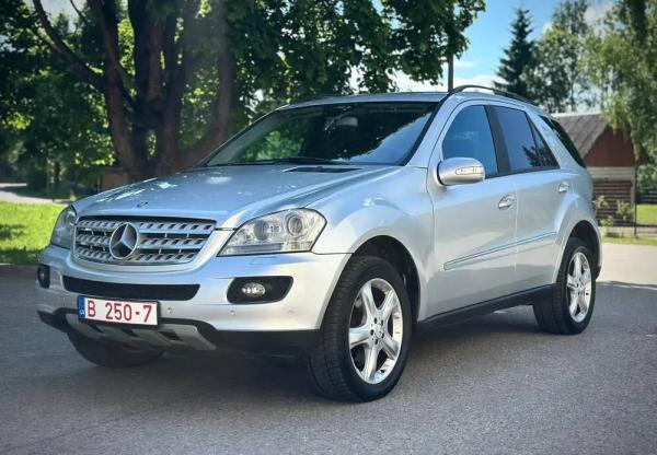 Pelēks Mercedes-Benz ML 320 2006 Rēzekne, ar dzinēja tilpumu 3.00 L un nobraukumu 311 tūkst. km par 4990 €, foto 2 vietnē AUTOMOTO.COM.LV