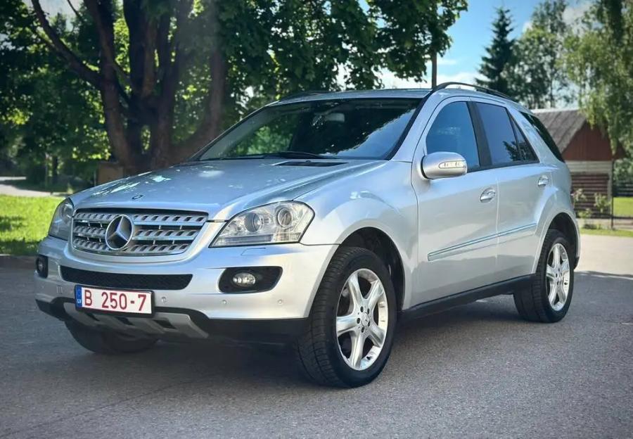 Pelēks Mercedes-Benz ML 320 2006 Rēzekne, ar dzinēja tilpumu 3.00 L un nobraukumu 311 tūkst. km par 4990 €, foto 3 vietnē AUTOMOTO.COM.LV
