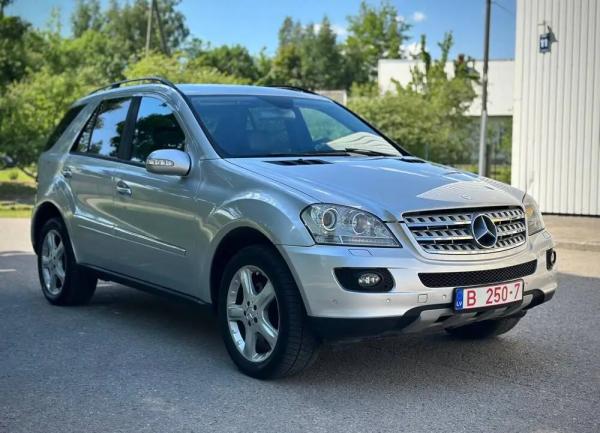 Pelēks Mercedes-Benz ML 320 2006 Rēzekne, ar dzinēja tilpumu 3.00 L un nobraukumu 311 tūkst. km par 4990 €, foto 3 vietnē AUTOMOTO.COM.LV