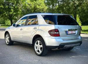 Pelēks Mercedes-Benz ML 320 2006 Rēzekne, ar dzinēja tilpumu 3.00 L un nobraukumu 311 tūkst. km par 4990 €, foto 5 vietnē AUTOMOTO.COM.LV