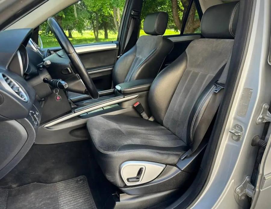 Pelēks Mercedes-Benz ML 320 2006 Rēzekne, ar dzinēja tilpumu 3.00 L un nobraukumu 311 tūkst. km par 4990 €, foto 9 vietnē AUTOMOTO.COM.LV