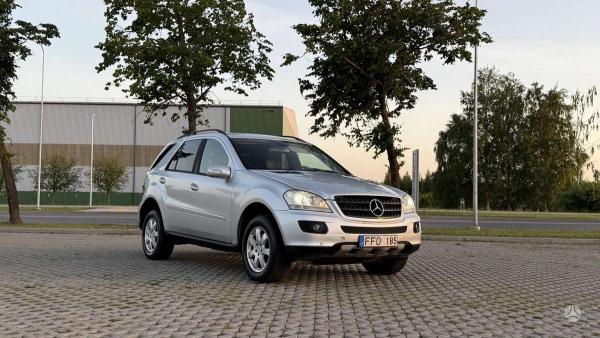 Grey Mercedes-Benz ML 320 2006 in Siauliai, with an engine capacity of 3.00 L and mileage of 404 thousand km for 3350 €, photo 1 on AUTOMOTO.COM.LV