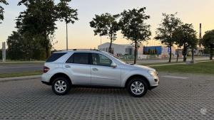 Pelēks Mercedes-Benz ML 320 2006 Šauļi, ar dzinēja tilpumu 3.00 L un nobraukumu 404 tūkst. km par 3350 €, foto 4 vietnē AUTOMOTO.COM.LV